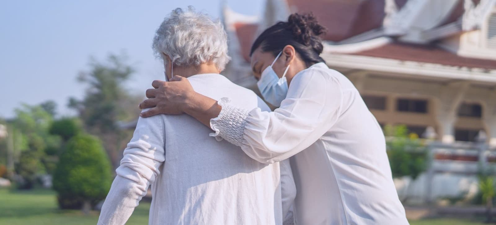 Caretaker vs Caregiver: Key Differences and Responsibilities